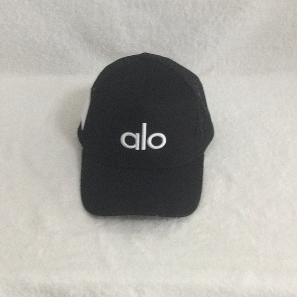 ALO Yoga | Accessories | Alo Yoga Black And White Logo Cap | Poshmark